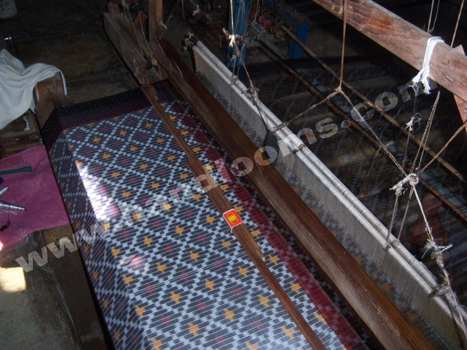 Handlooms.com: Handloom industry in pochampally